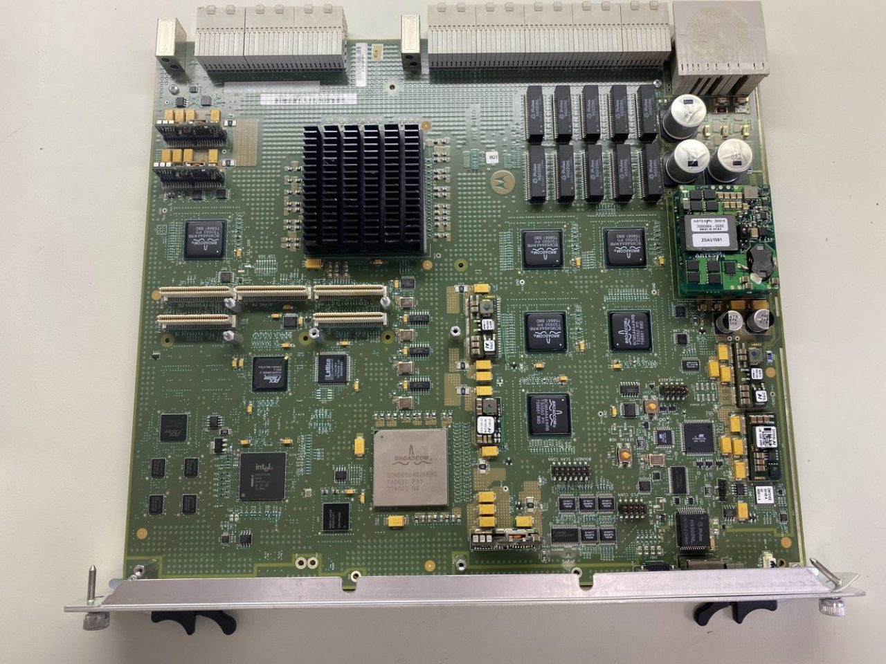 Motorola MOTOROLA ATCA 10GBPS ETHERNET SWITCH 0106860A AdvancedTCA ...